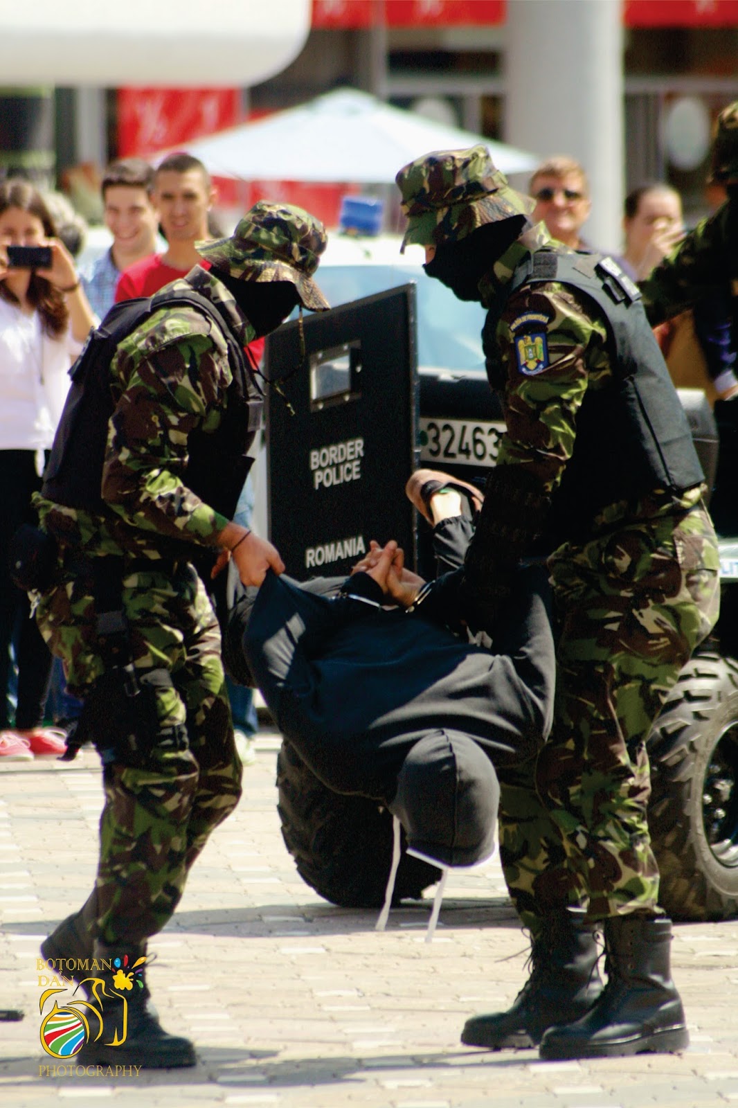 Da Culoare Vietii: Scene de filme de actiune cu Politia de Frontiera la ...