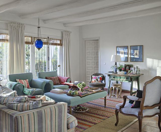 INFORMAL PERO ELEGANTE [] INFORMAL BUT ELEGAN