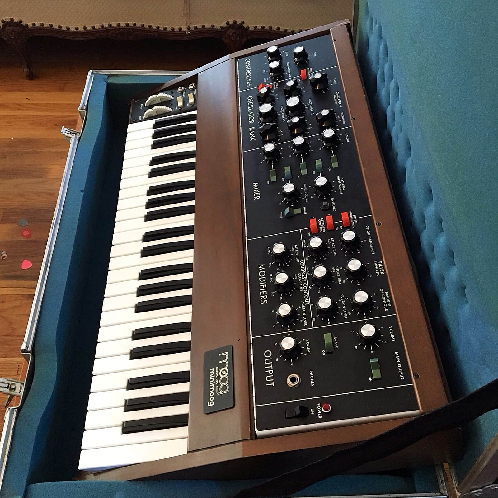 MATRIXSYNTH: Vintage Moog Minimoog Model D 1970s Walnut w OHSC Flight Case