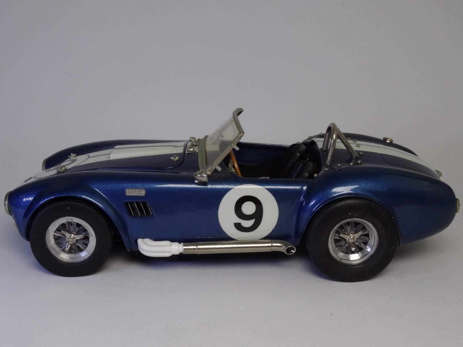 Modelli diecast 1:24 e dintorni: AC Cobra 427 by SMTS