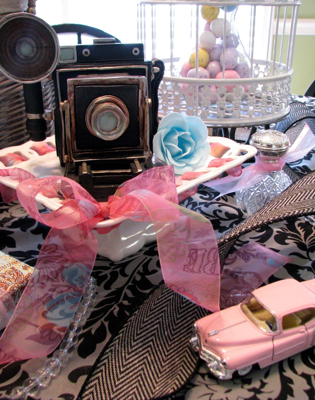 HomeMadeville: Your Place for HomeMade Inspiration: Vintage Themed ...