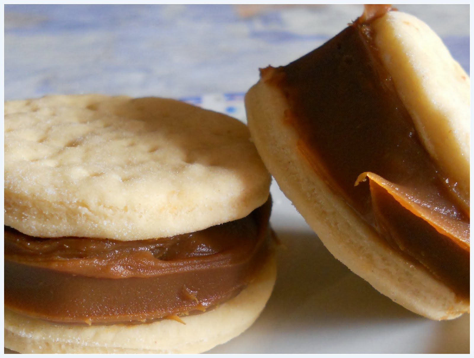 Alfajores de dulce de leche ... para un gaucho cura casi santo / Álamos ...