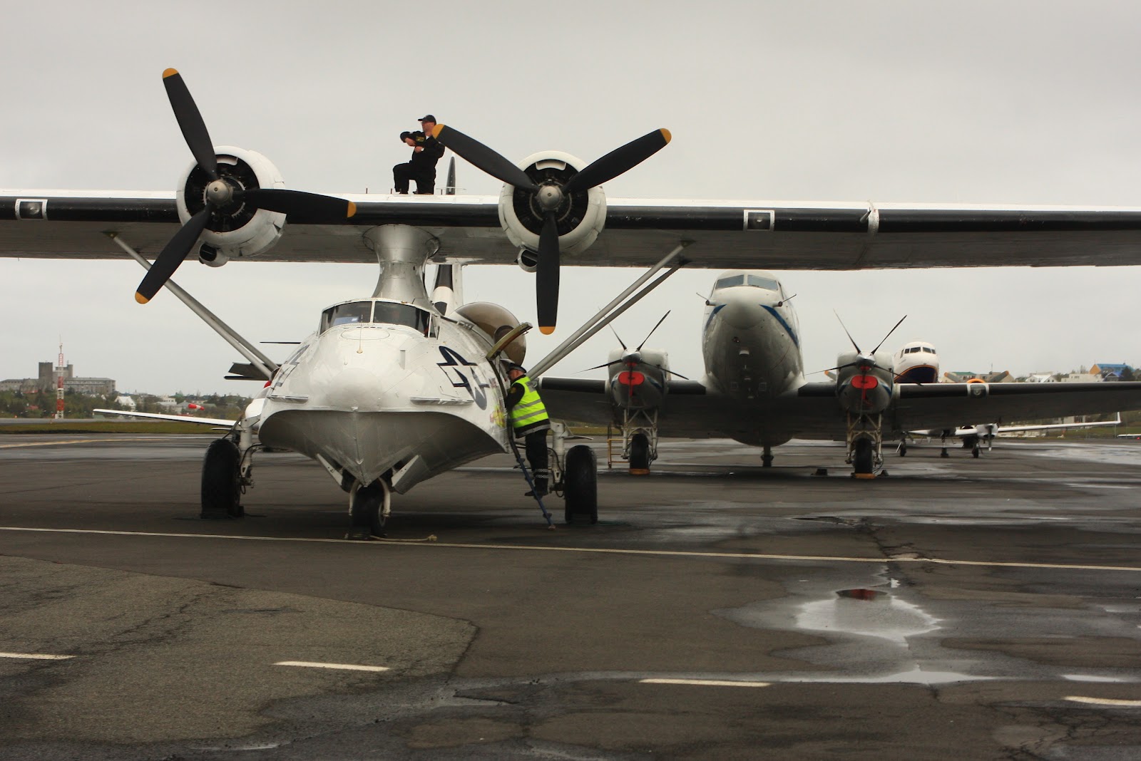 Iceland news and more,video and photos: May 2012