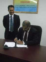 Kolej MCS Banting Selangor: MOU DI ANTARA COLLEGE MCS DENGAN AEU