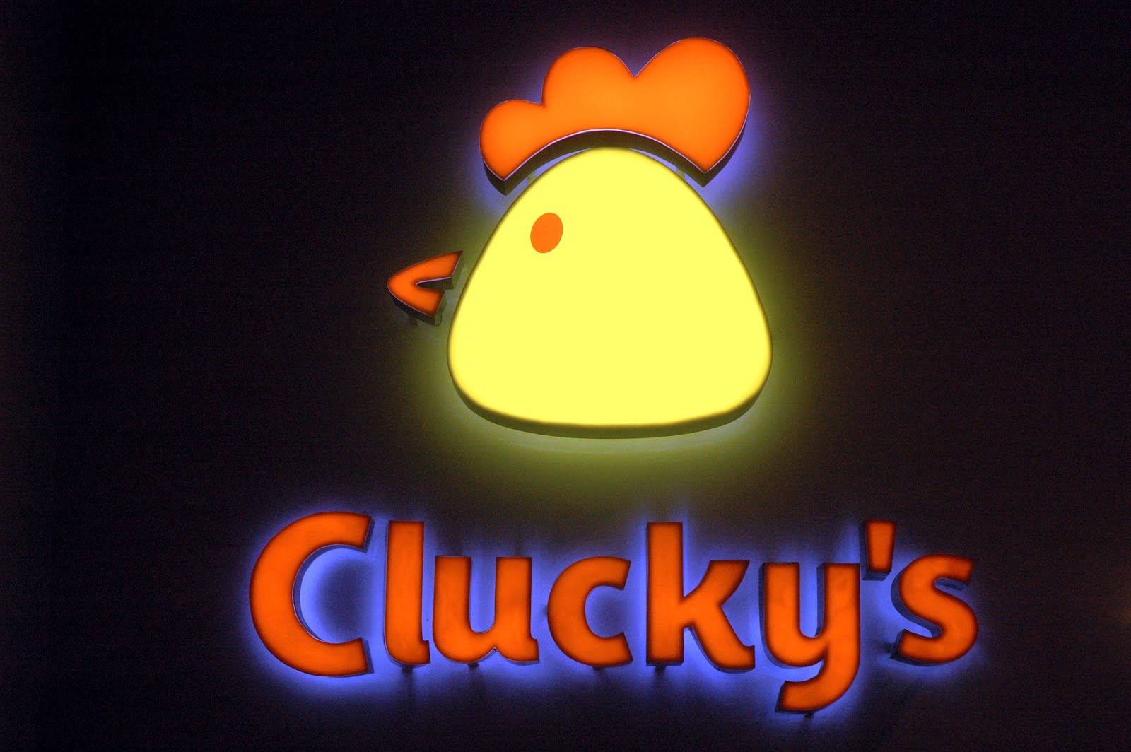 DUDE FOR FOOD: Clucky's: Not Just Chicken...