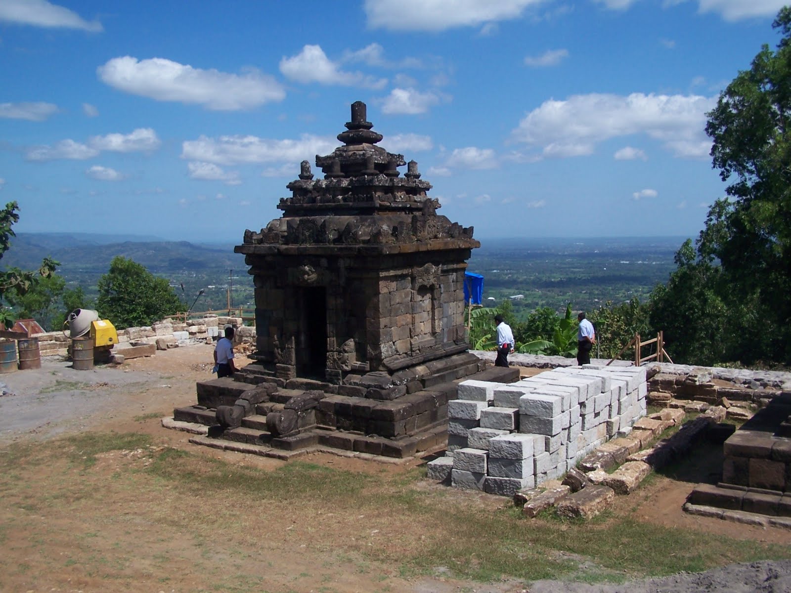 IJO TEMPLE, place of worship Tri Murti: Brahma, Vishnu, and Shiva ...