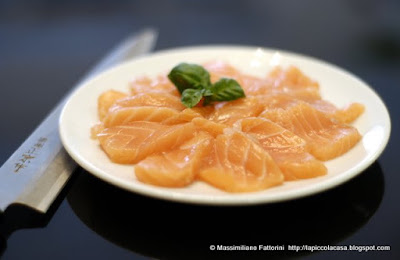 La Piccola Casa: Il giappone in tavola: Sashimi di salmone con sale al ...