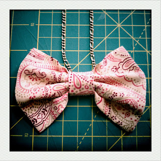 Make. Shop. Live.: How-To's Day: Fabulous Fabric BOWS