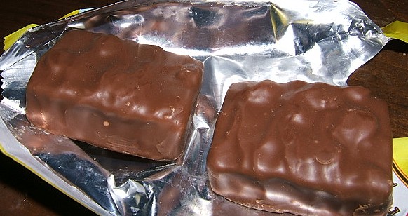 Review the World: Dollar Store Random Candy Bar Collection