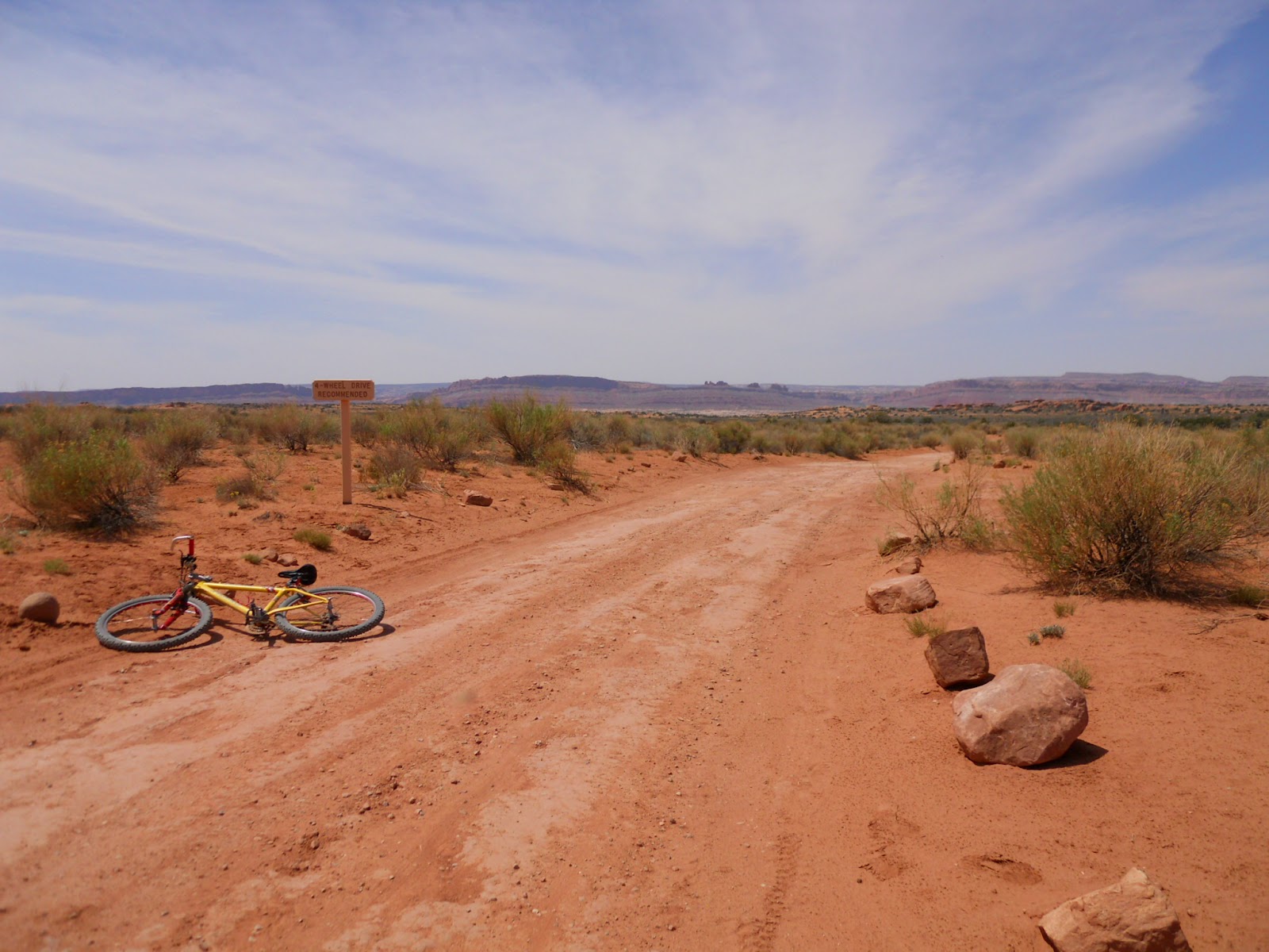 T@belot -- Ramblings from the Road: Back Road to Arches - Bike Ride