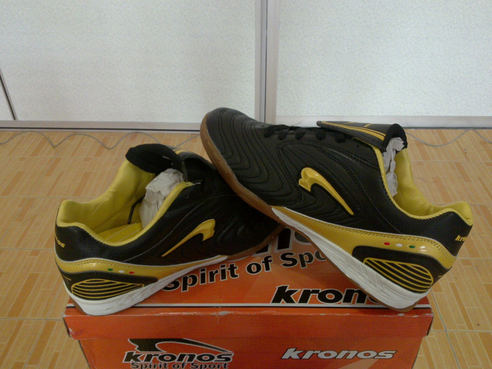 1-Mega Sport Centre "...: KASUT FUTSAL KRONOS