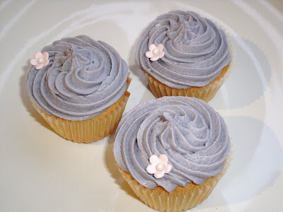 Abbie's Cake Adventures: Parma Violet Cupcakes