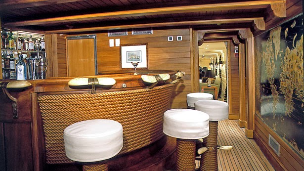 Naval Warfare: HMCS Stormont (K327)