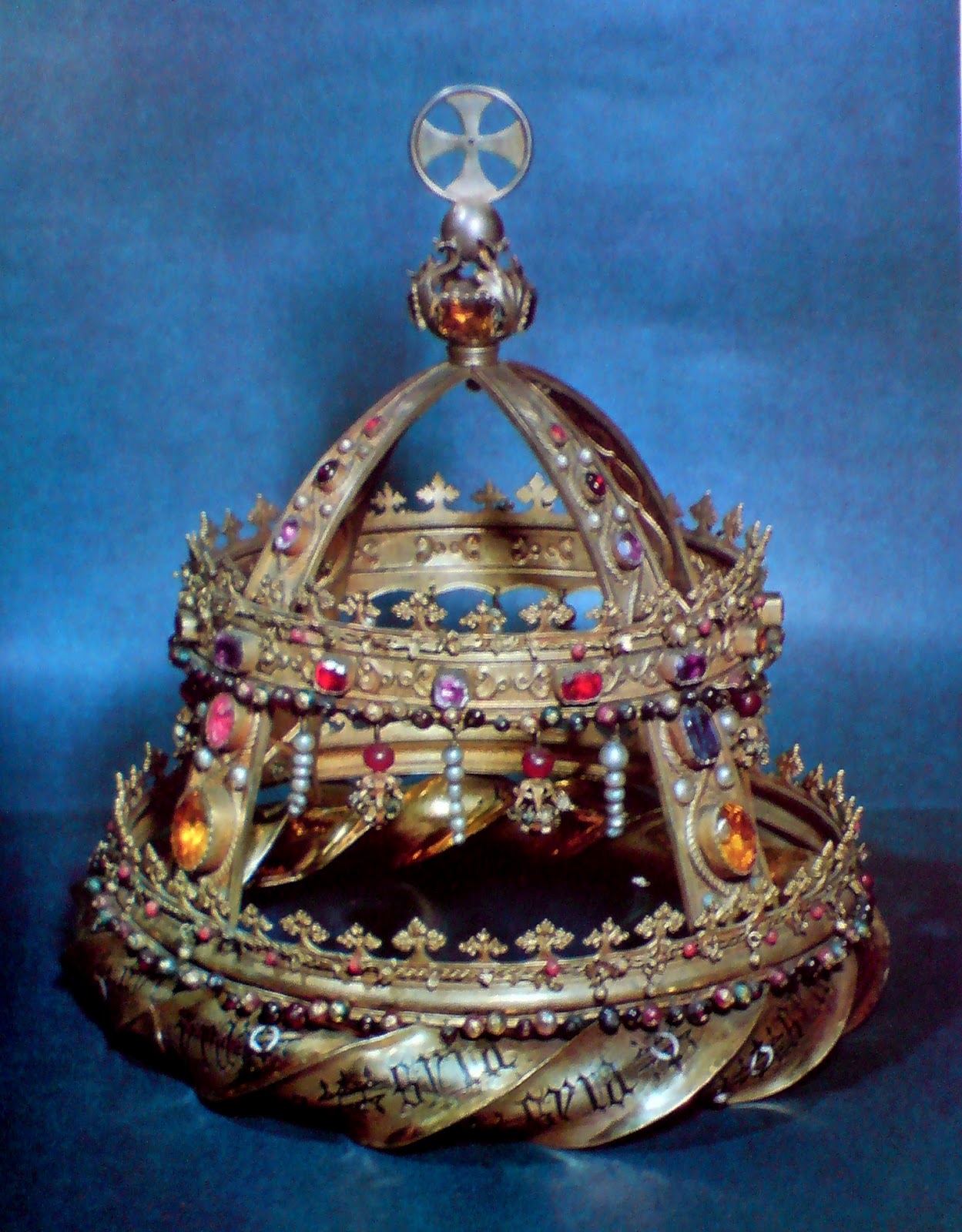 Official and Historic Crowns of the World and their Locations