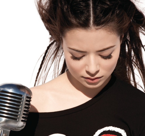 Free Celebrities: Miranda Cosgrove Wallpapers
