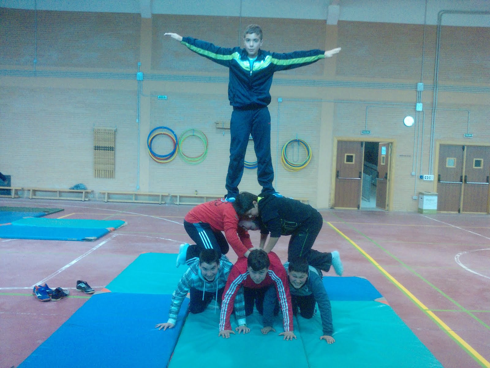 ESTRELLA PRIMEROS: Más de acrosport