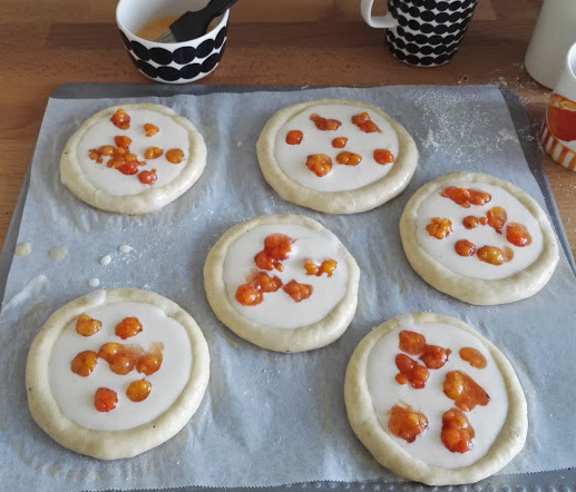 Kermaruusu: Kultaiset rahkapullat