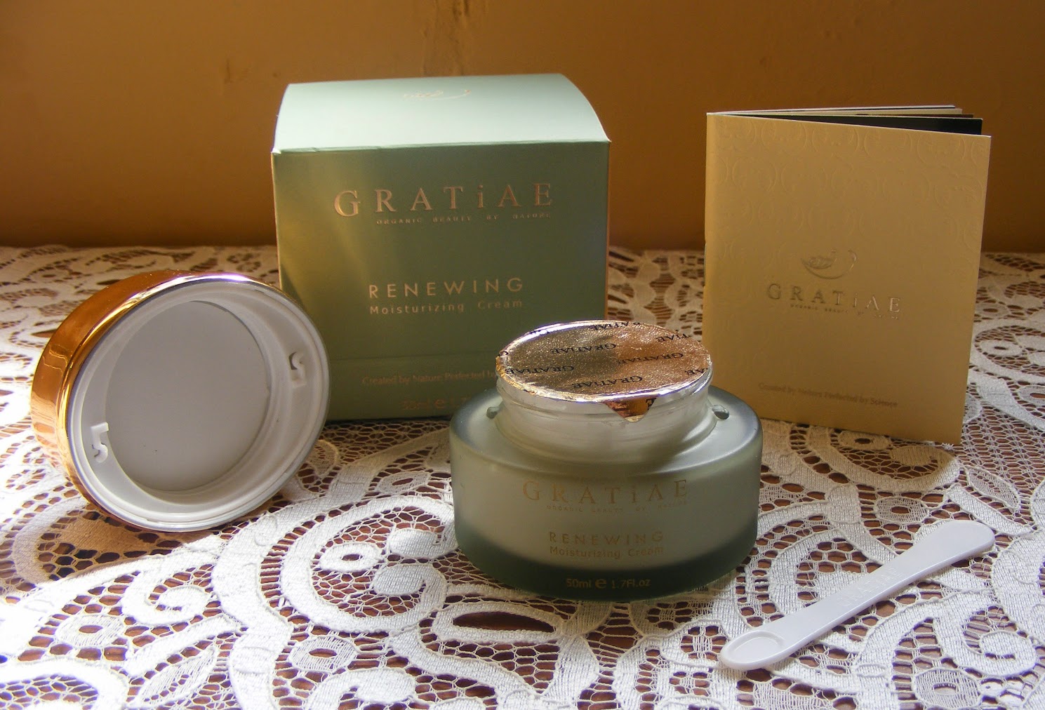 GRATiAE Cosmetics Moisturizing Renewal Cream Review