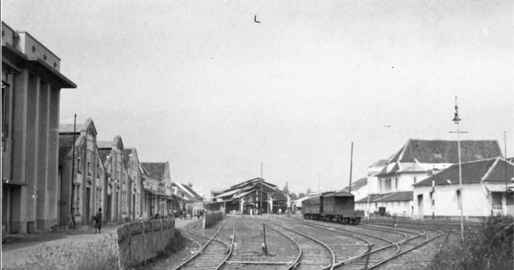 Makelar Tjerita: Semarang-Joana Stoomtram Maatschappij (SJS), the ...