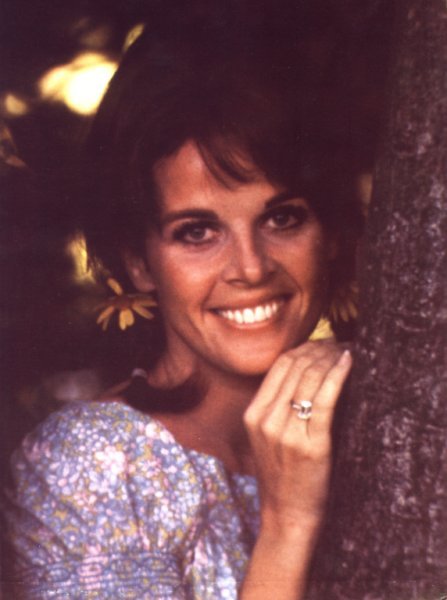 Retro ACTIVE Critiques: History of Claudine Longet: Demure Entrance ...