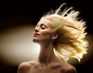 SEVEN . The 7 Stages of Lightening Hair ( or Why Hair Pulls Gold When ...