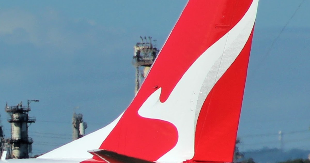 Central Queensland Plane Spotting: Qantas Boeing B737-800 VH-VZM in New ...