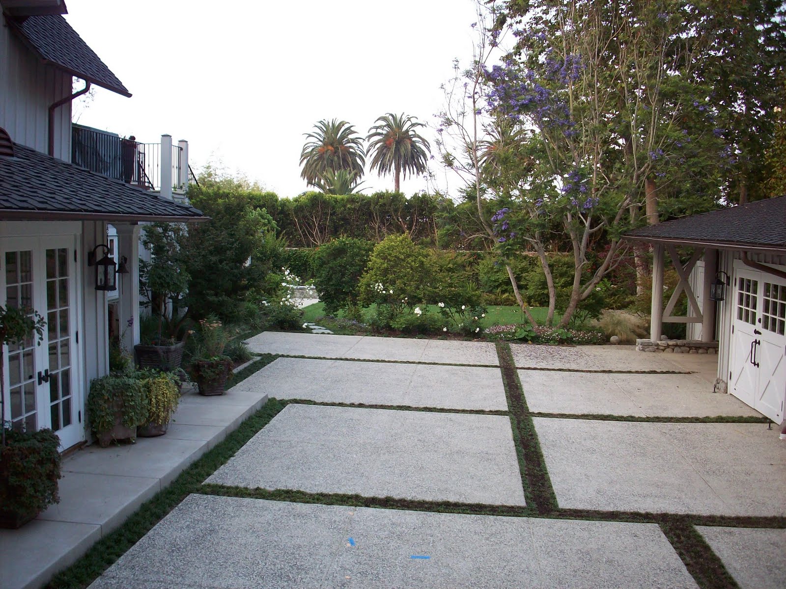 HOLLYWOOD CAPE COD: Design on the Run: Montecito, CA