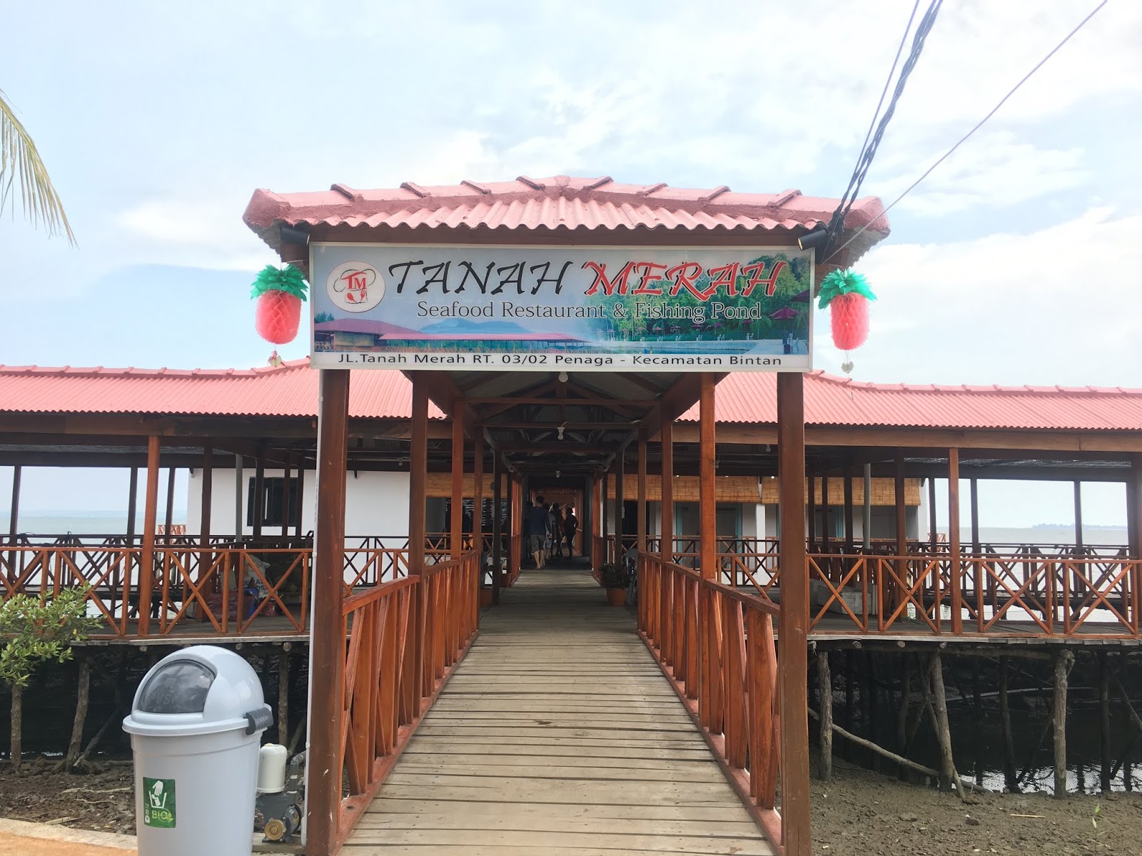 Bersantap Ria di Tanah Merah Seafood Restaurant & Fishing Pond | Hijab ...