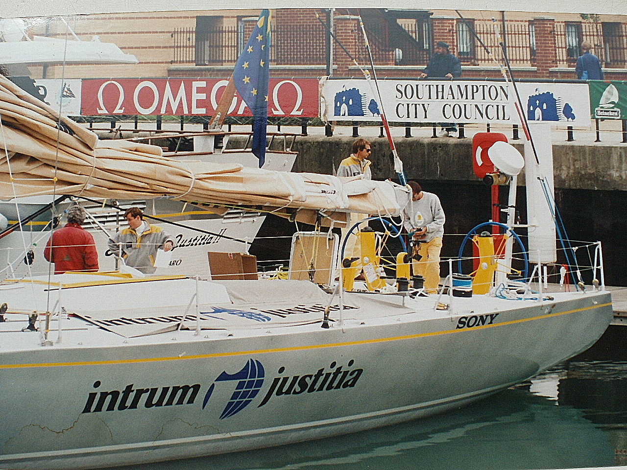 Shockwave40: Intrum Justitia - Volvo 60 class - Round the World Racer