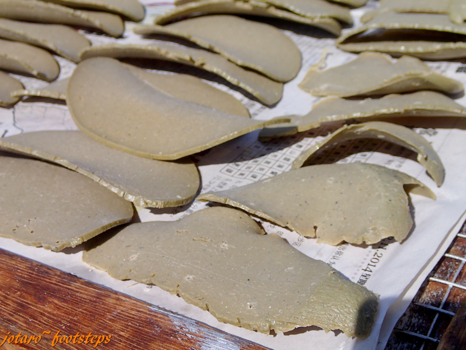 Footsteps - Jotaro's Travels: YummY! - Seafood Prawn Crackers @ PTP ...