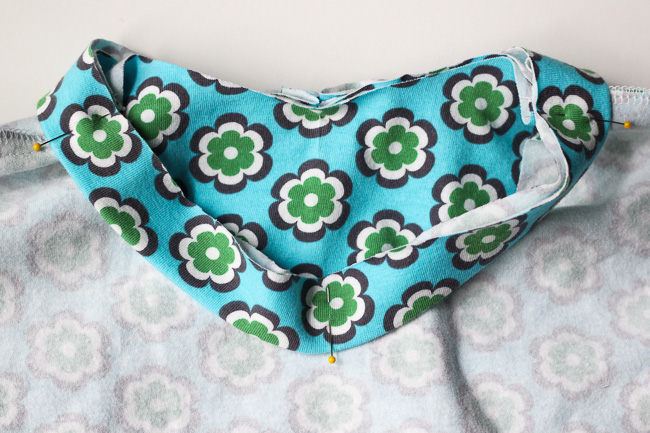 MODKIDBOUTIQUE: Tips & Tricks: Knit Neck Binding 3 Ways