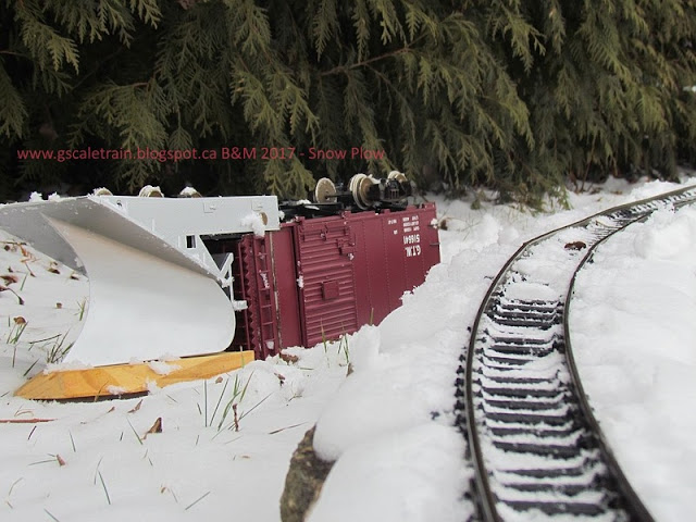 G-Scale Train Fun: Snow Plow in G-Scale Garden Train Land - 02-11-17
