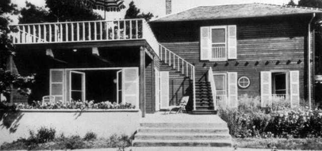 FAMOUS CHARACTER: Albert Einstein: What is his house like?