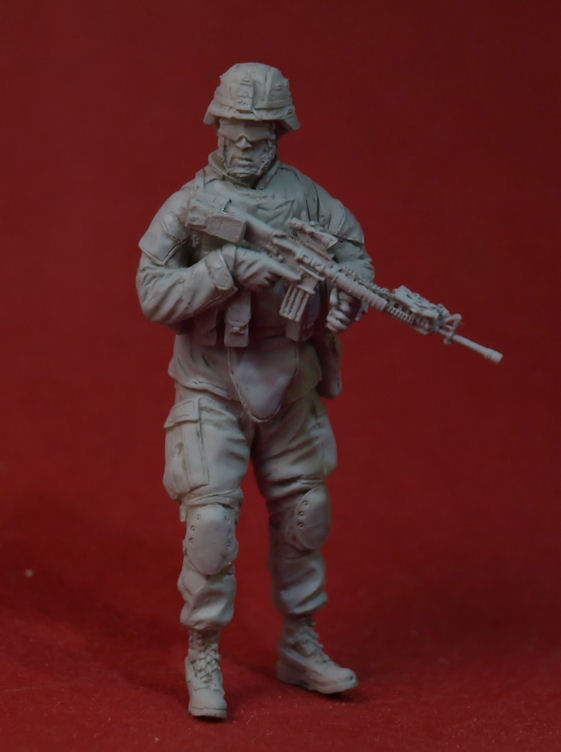 Airborne Miniatures: 1:35 scale figures