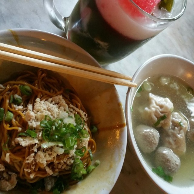 Bandung Lautan Kuliner: Mie Yamin, Variasi Jajanan Mie Baso