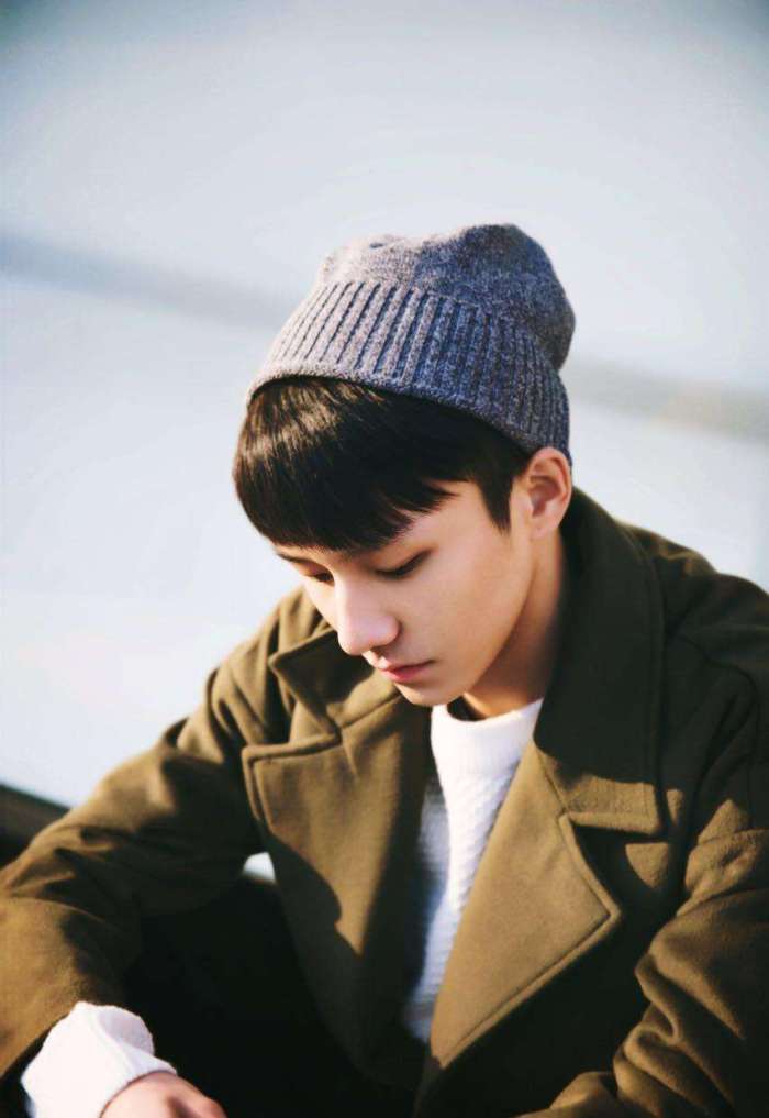 李熹子 (Li Xi Zi) as 庚辰 (Geng Chen)