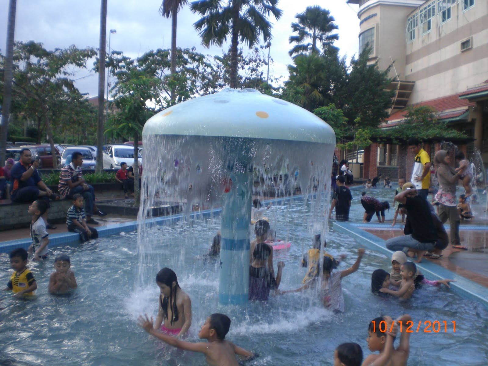 marissaNursyifa: Mandi Kolam - Presint 9 Putrajaya.....