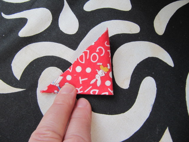 Sew Many Ways...: How To Make Prairie Points For Your Next Quilt Top...