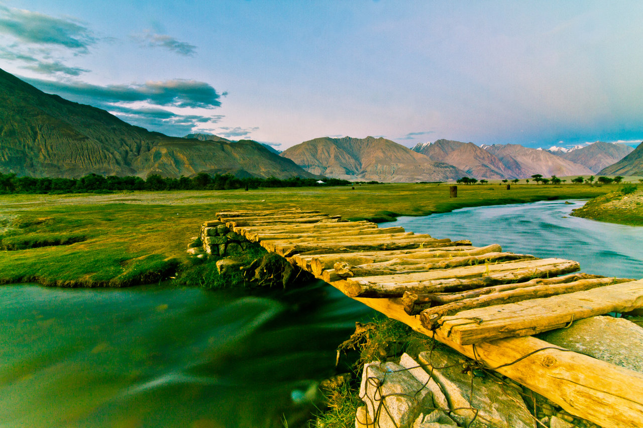 Ladakh Amazing Place to Visit ~ Stylish DP Girls