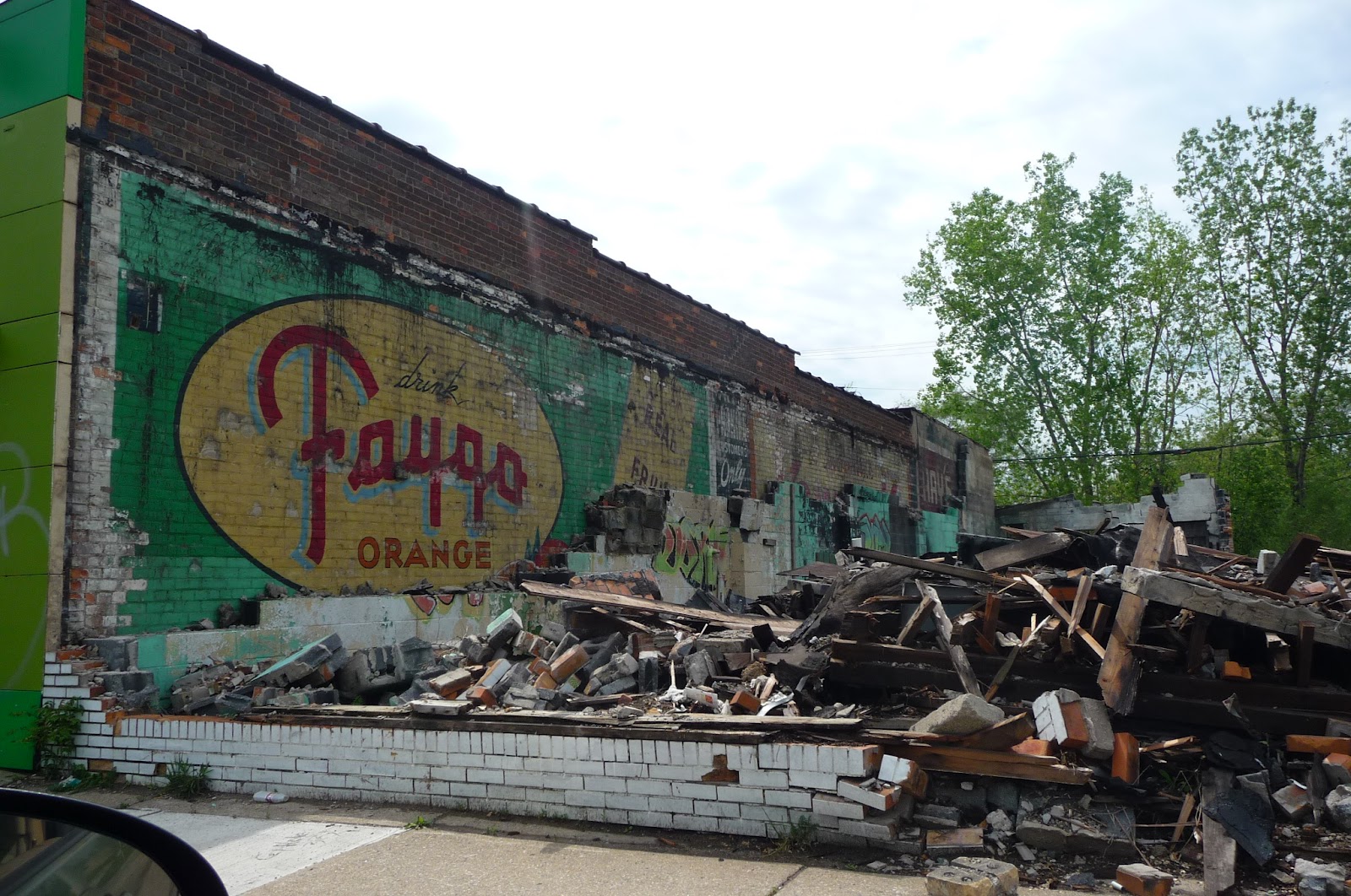 Pathteacher: Cool old Faygo sign found on a building in Detroit
