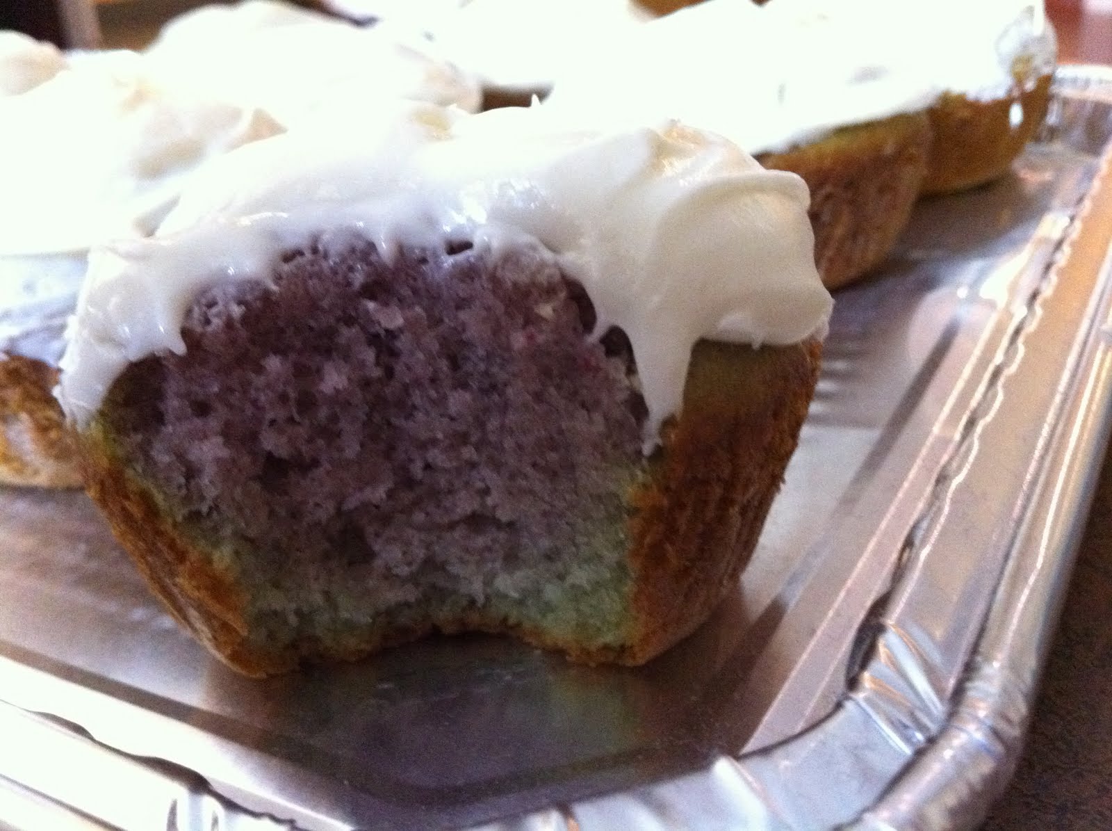 eclectic eclaire: TARO ROOT CUPCAKES with Hillary!