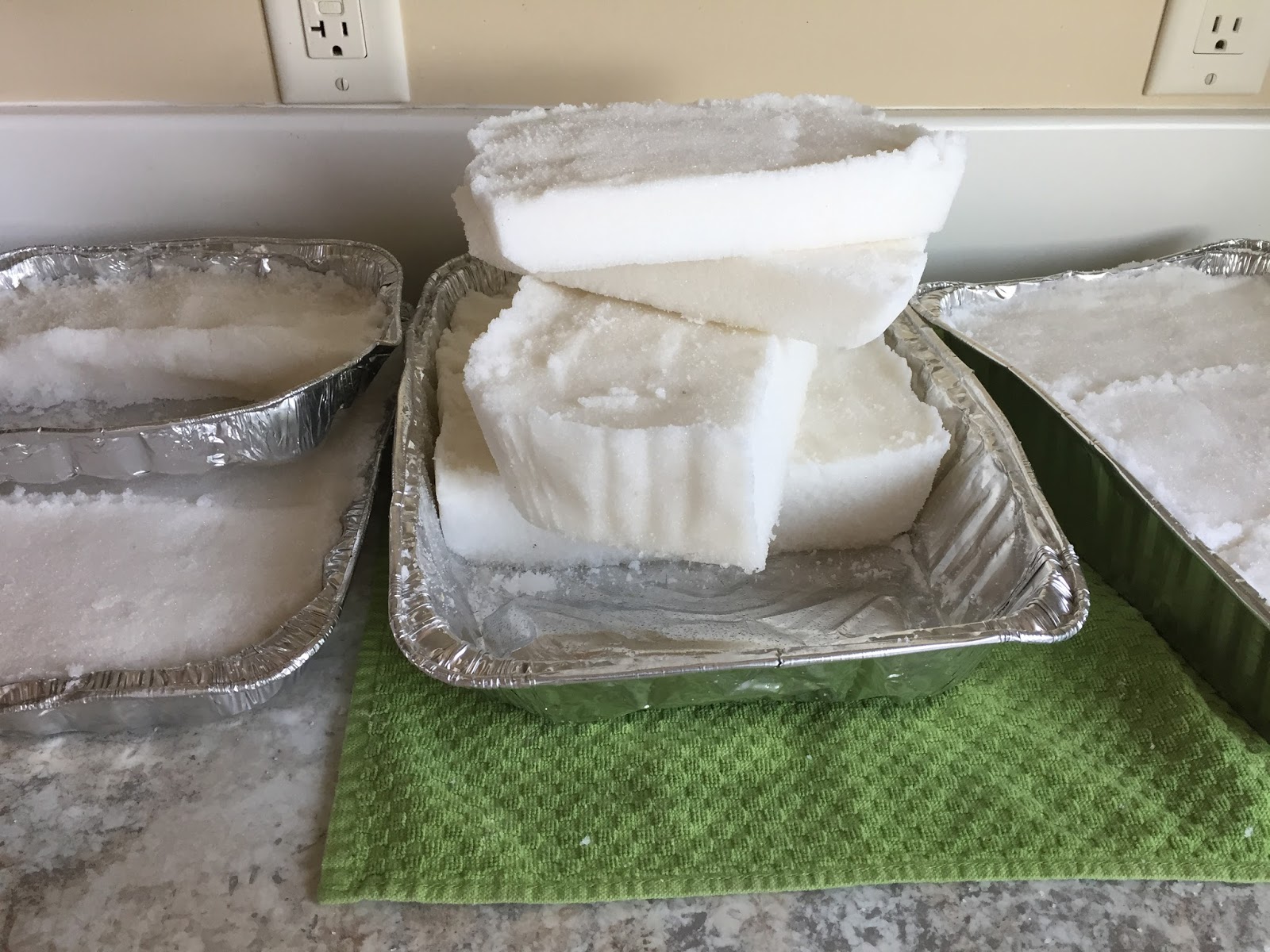 Heather's Honeybees: Easy Sugar Bricks for Honey bees