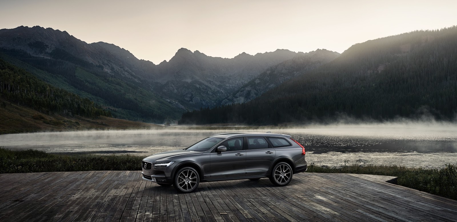 Return of an Icon: The 2017 Volvo V90 Cross Country T6 AWD