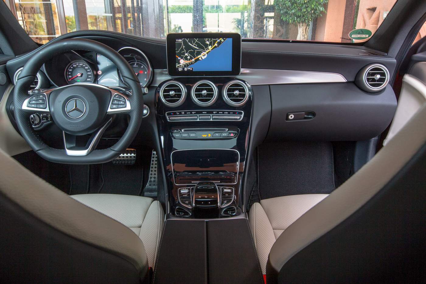 Mercedes Classe C 250 Sport chega por R$ 245,9 mil - Brasil