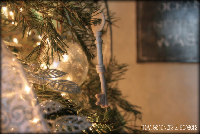 from Gardners 2 Bergers: Polymer Clay Skeleton Keys [Tutorial]