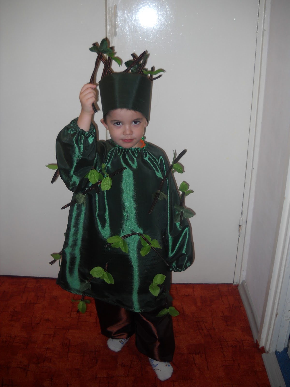 costume evenimente: costum copac