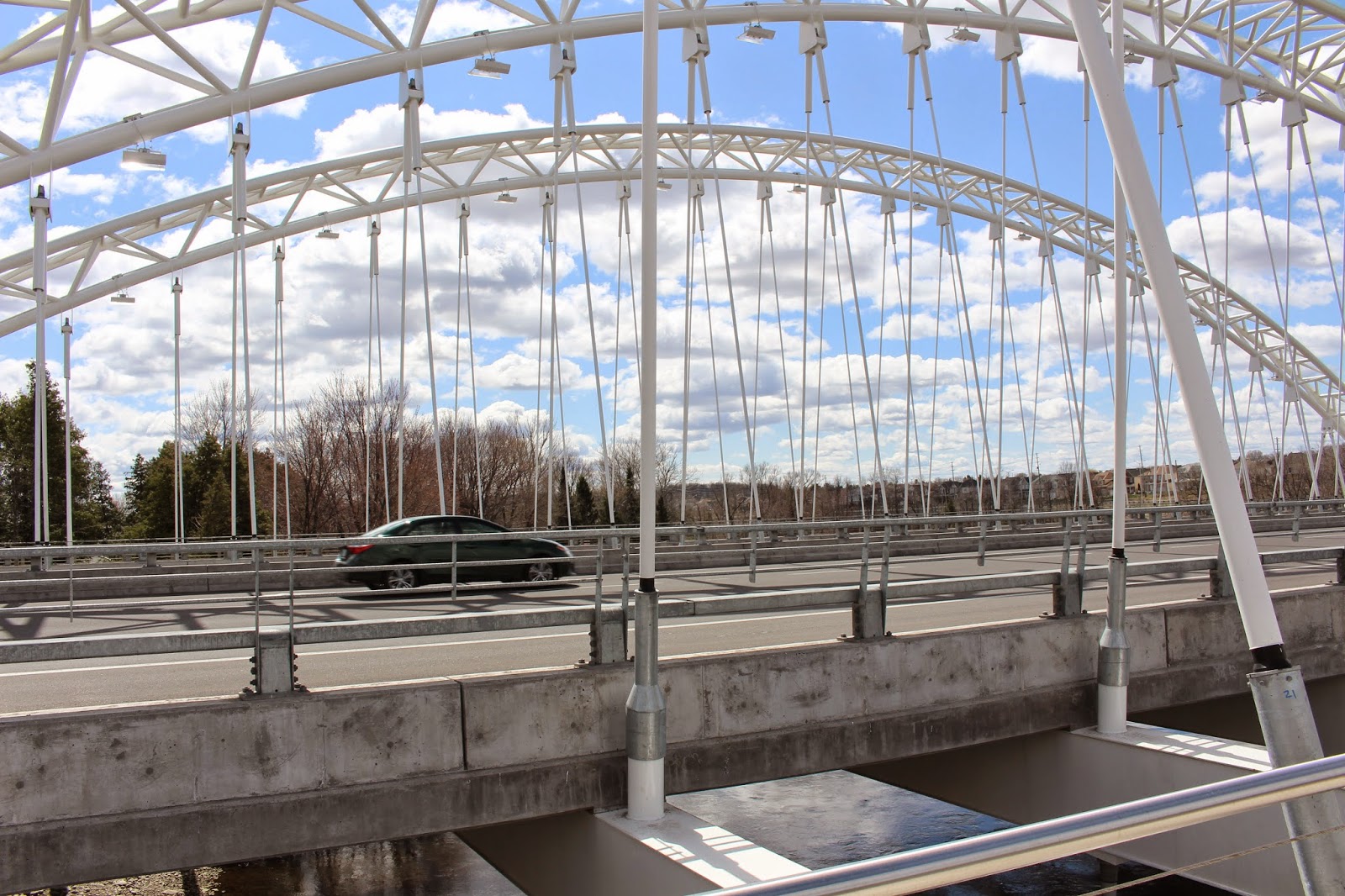 Memorials in Ottawa: Vimy Memorial Bridge