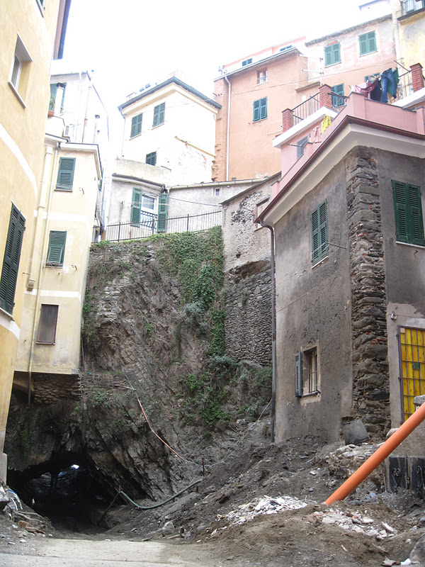 I'm an Outlaw, Not a Hero: Vernazza, Via Roma Part 2, Cinque Terre, Italy.