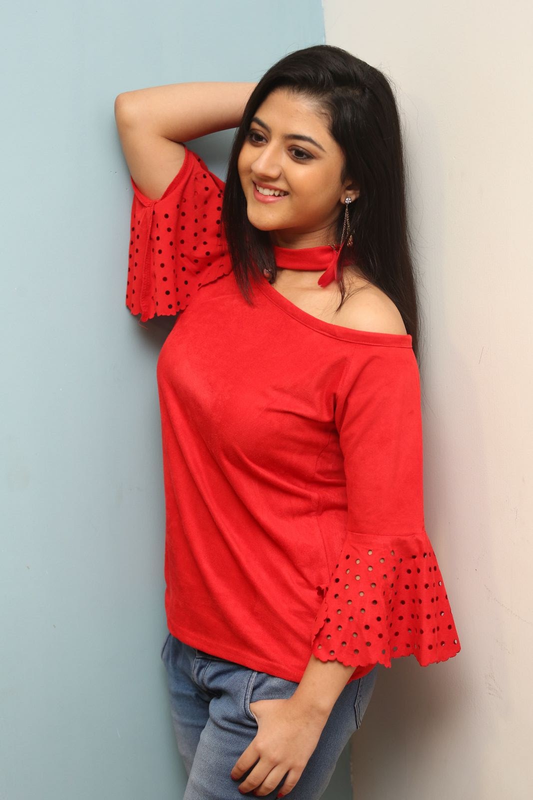 Shriya Sharma latest sizzling pics in red top