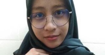 Cerita Sex | Cerita Dewasa | Cerita Bokep | Cerita Birahi: BERCINTA DENGAN CEWEK BERJILBAB SEMOK